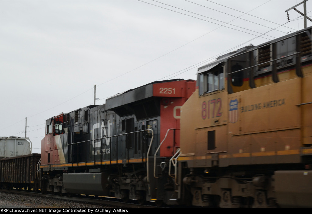 UP 8172 CN 2251